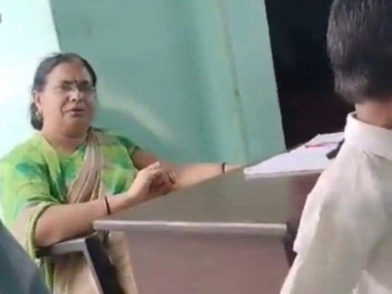 Kerala: Minister seeks action against UP school teacher over student ...
