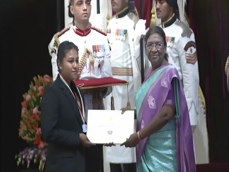 President of India presents NSS Award to student of ICFAI University ...